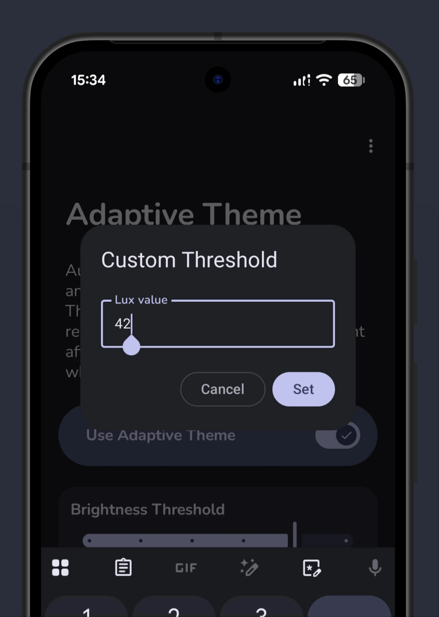 نظرة على تطبيق Adaptive Theme : لتفعيل الوضع المظلم حسب الإضاءة المحيطة ...